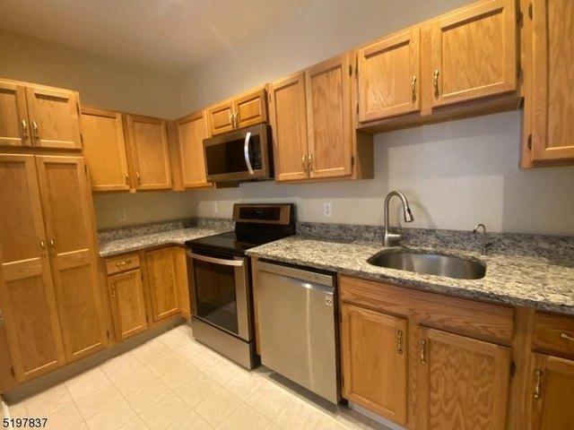 1204 Richmond Rd Unit 4, West Milford, NJ 07480