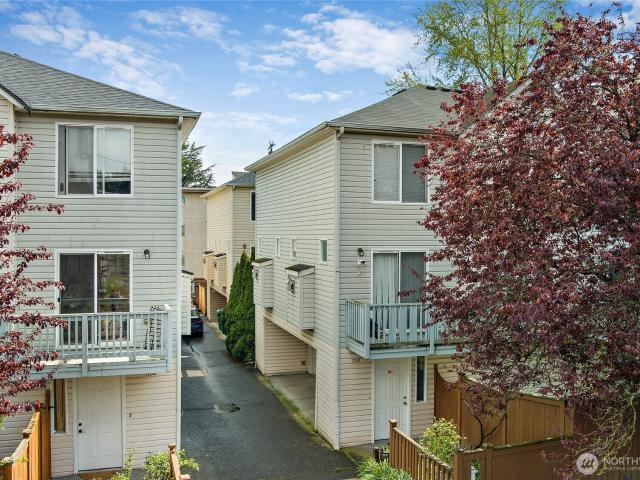 1204 st Ave NE, Seattle, WA 98125 | MLS #2506 | Compass