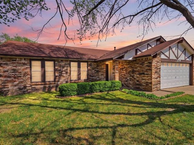 1204 SW 12th Pl, Wagoner, OK 74467