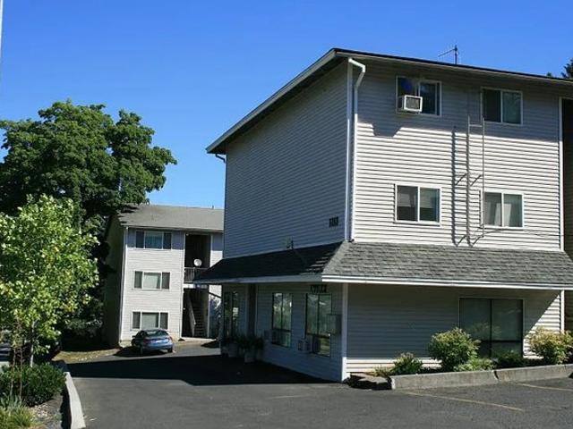 1204 S Main St, Moscow, ID 83843