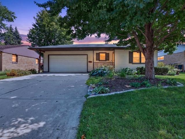 1204 Searle Dr, Normal, IL 61761