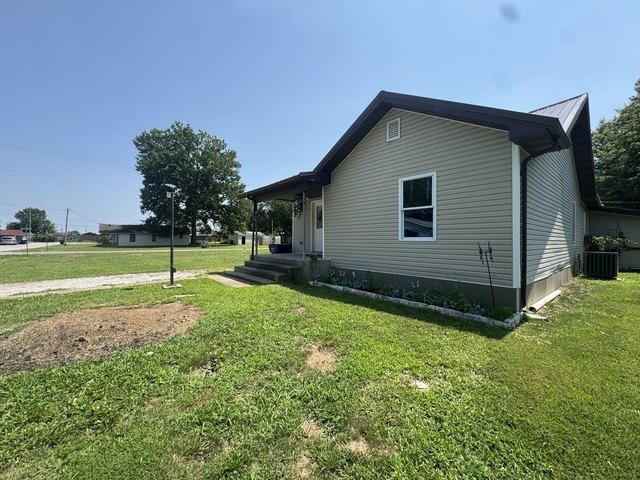 1204 W Oak St, West Frankfort, IL 62896