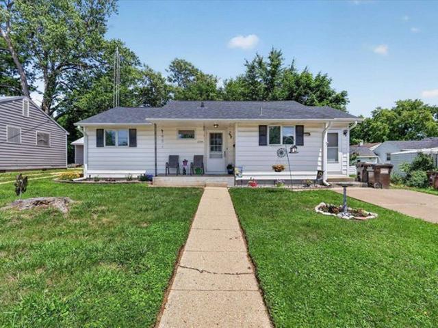 1204 W Violet St, Freeport, IL 61032