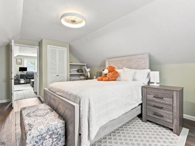 1204 Wheatsheaf Rd