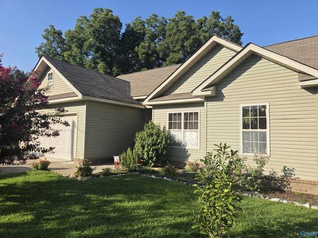 1204 White St NW, Hartselle, AL 35640