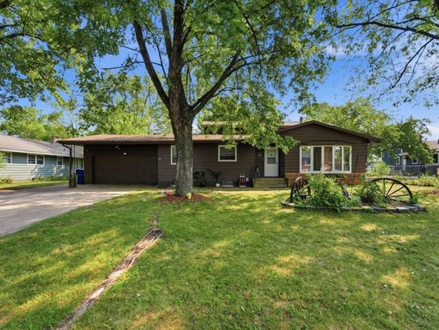 1204 Whitney Dr, Saint Cloud, MN 56303