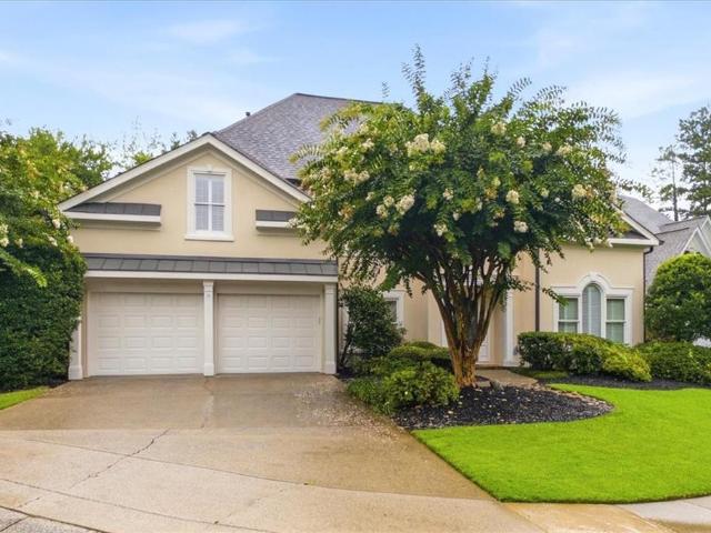 1204 Woodlawn Drive NE