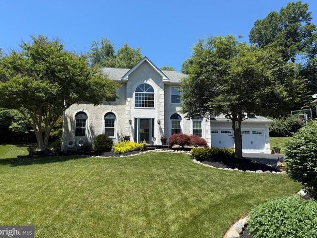 1204 Woodsview Dr, Garnet Valley, PA 19060