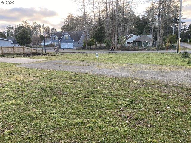 1204 37th Pl, Seaview, WA 98644 | MLS #577656 | Compass