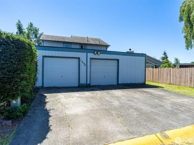 1204 31st St NE, Auburn, WA 98002