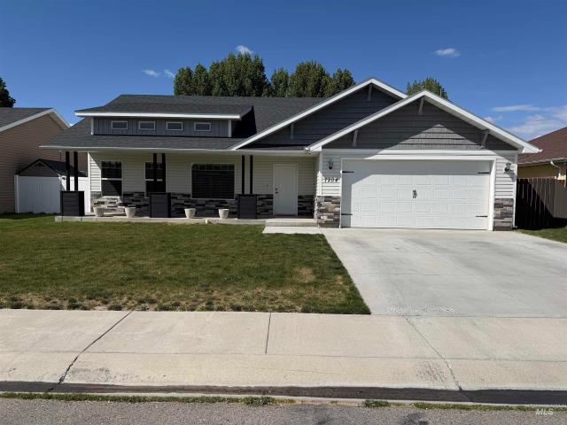 1204 5th Ave E