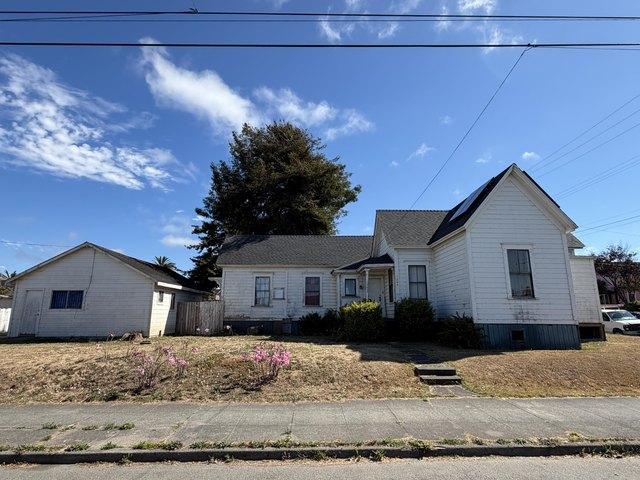1204 7th St, Eureka, CA 95501