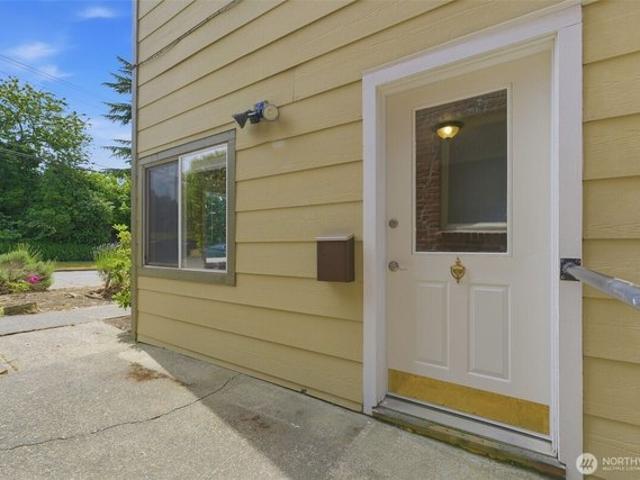 1205 N 11th St, Tacoma, WA 98403