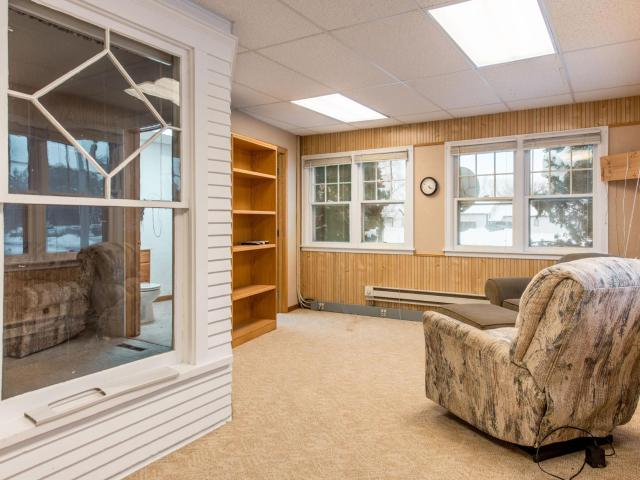 1205 N Nokomis
