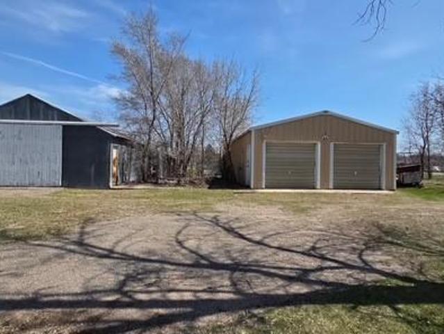 1205 N Nokomis NE