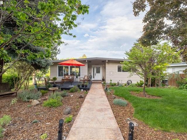 1205 Aspen Dr, La Grande, OR 97850
