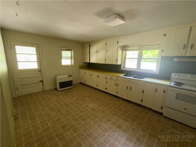 1205 Bamboo Road