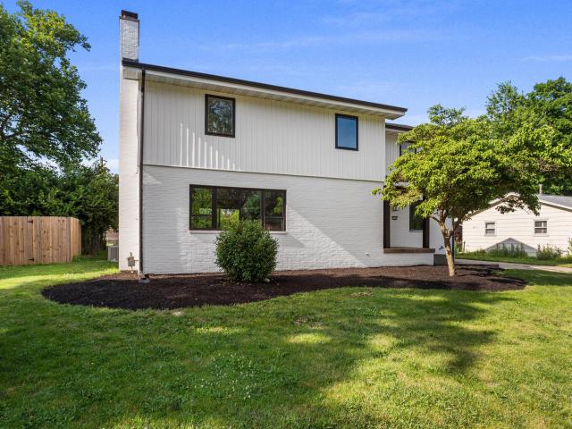 1205 Broadmoor Dr, Champaign, IL 61821 | MLS #12498 | Compass