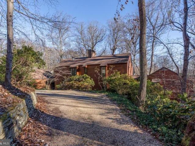 1205 Crest Ln, McLean, VA 22101