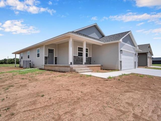 1205 E Genesis Dr, McPherson, KS 67460