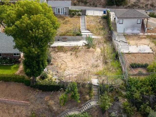1205 E Loma Alta Dr, Altadena, CA 91001