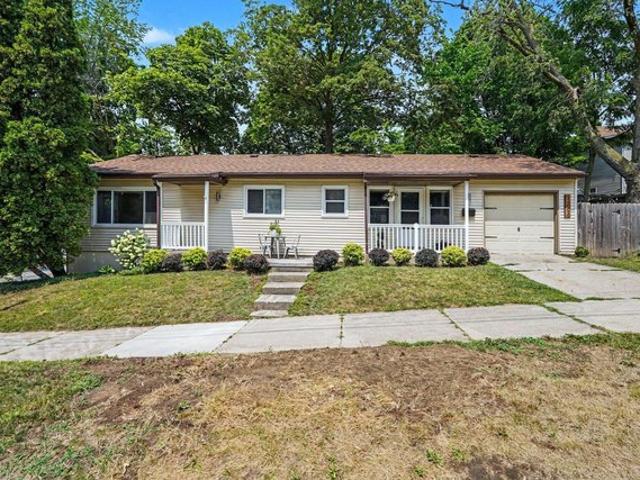 1205 Fountain St NE, Grand Rapids, MI 49503
