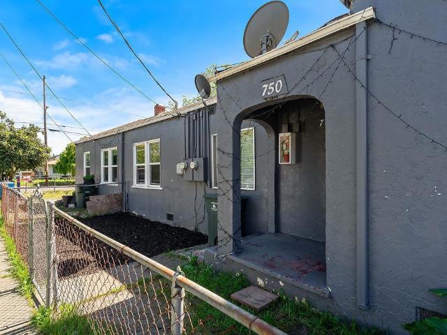 1205 Grand Avenue