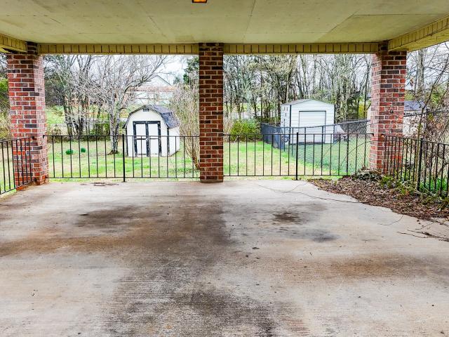 1205 Highway 82 S