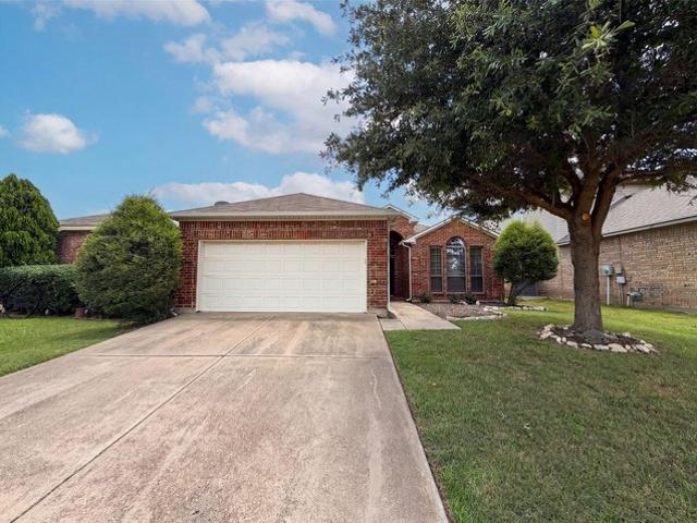 1205 Kachina Ln, Fort Worth, TX 76052