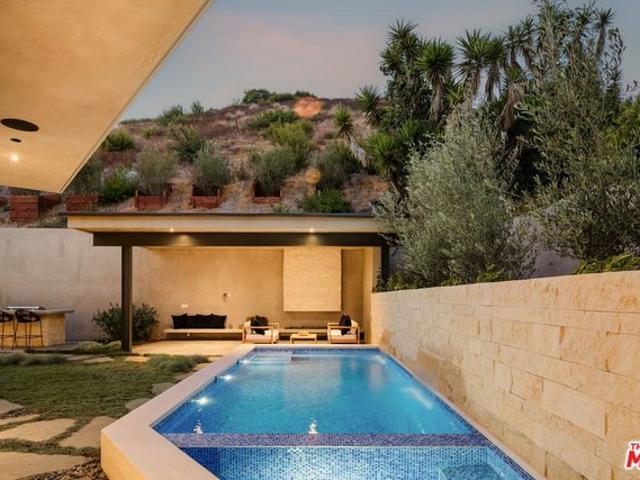 1205 Las Lomas Pl, Pacific Palisades, CA 90272