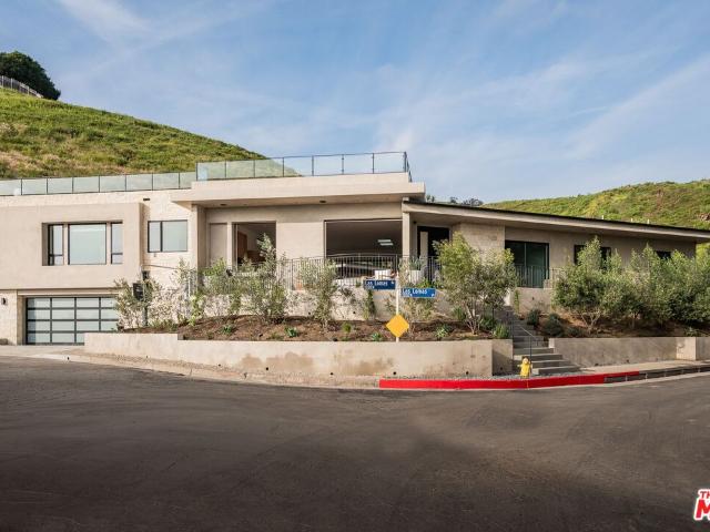 1205 Las Lomas Pl, Pacific Palisades, CA 90272 | MLS #26664 | Compass