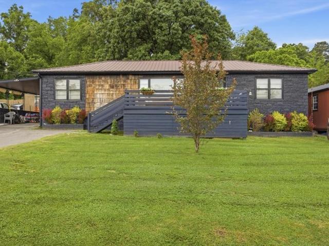 1205 Poole St, Rossville, GA 30741