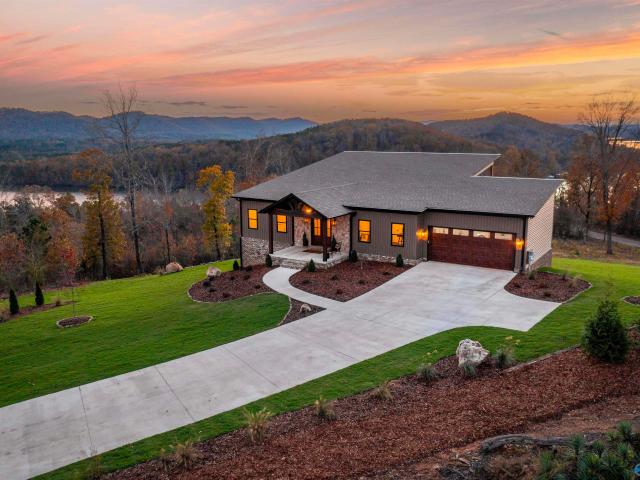 1205 Raymond Lane