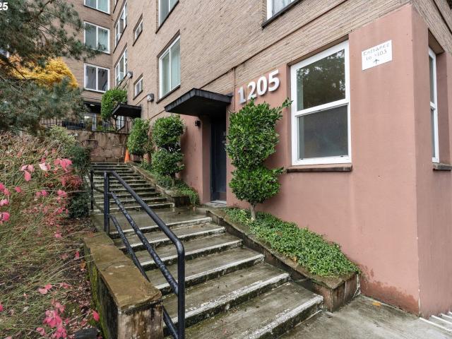 1205 sw cardinell dr # 102