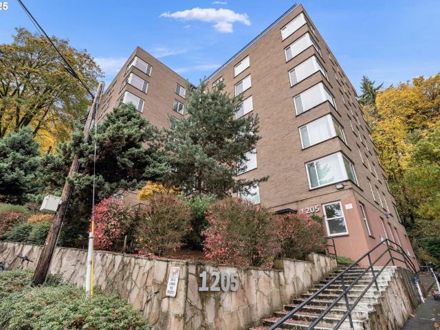 1205 SW Cardinell Dr, Unit 102, Portland, OR 97201 | MLS #156742 | Compass