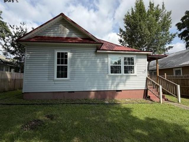 1205 S 11th St, Gadsden, AL 35901