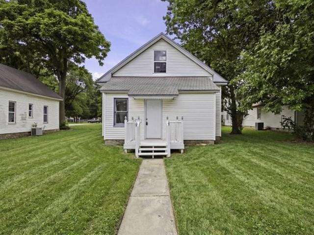 1205 S Malcolm Ave, Chanute, KS 66720