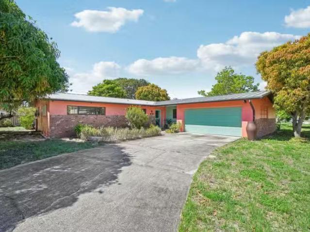 1205 SEMINOLE DR, INDIAN HARBOUR BEACH, FL 32937 Single Family.