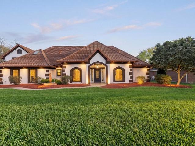 1205 Tall Pines Dr, Friendswood, TX 77546