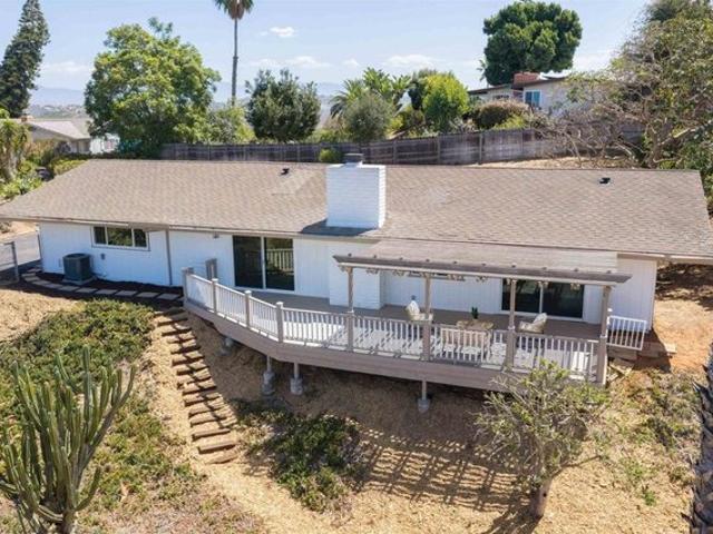 1205 Via Del Cerro, Vista, CA 92084