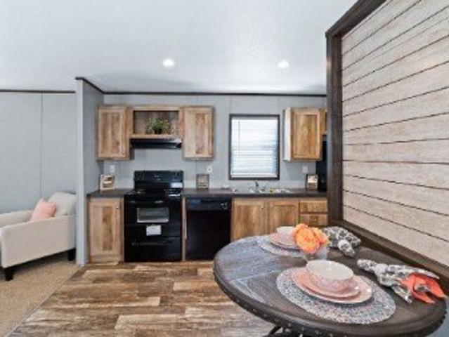 1205 W Circle Dr, Vidor, TX 77662
