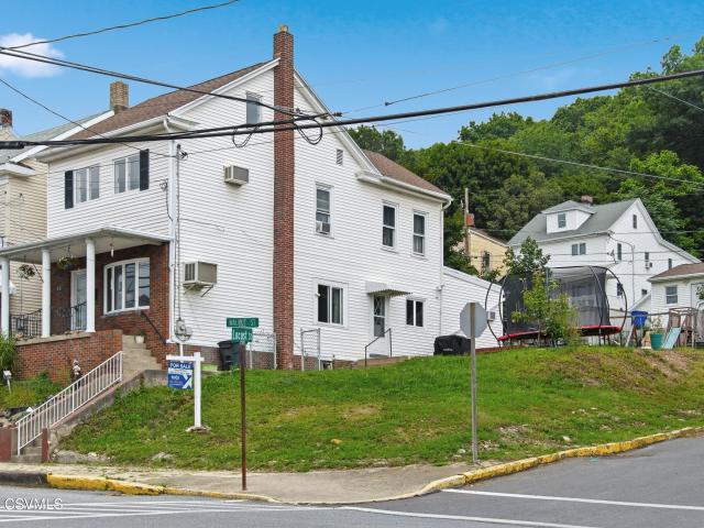 1205 w walnut street