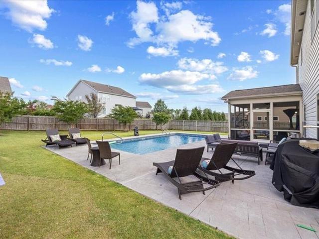 1205 Windrose Dr, Fuquay Varina, NC 27526