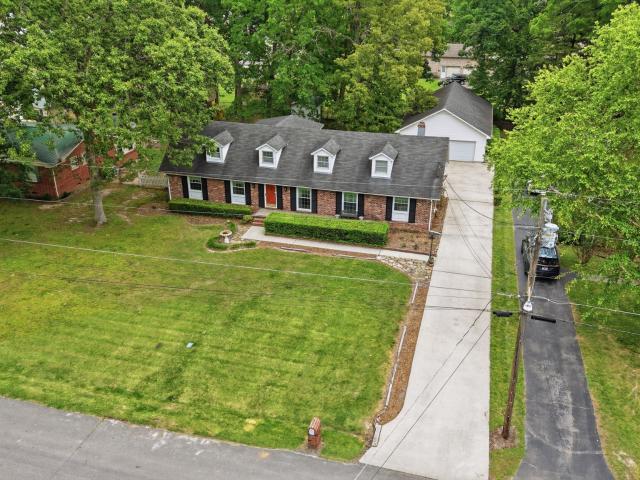 1205 Woodcrest Dr