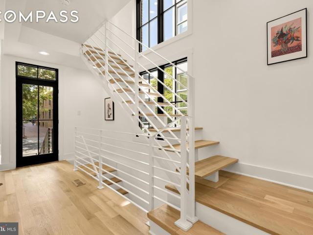 1205 10th St NW A, Washington, DC