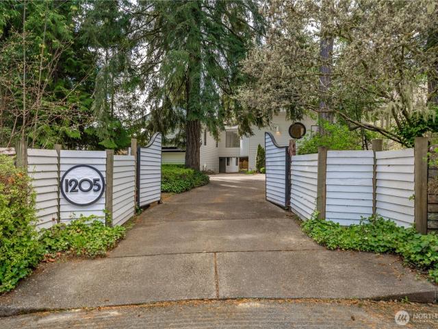 1205 11th Court SW