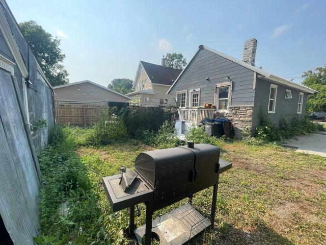 1205 3RD Avenue S