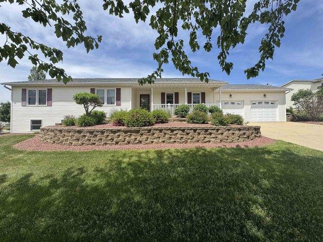1205 3rd St N, Monroe, WI 53566