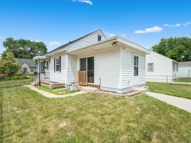 1205 9th Street NE