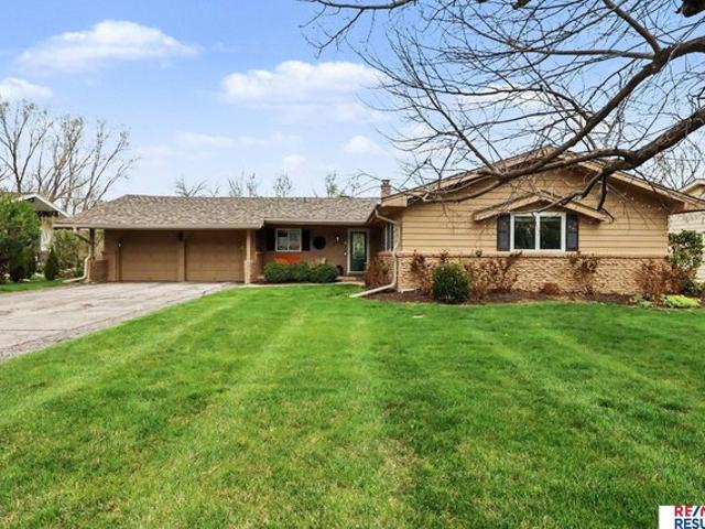 12062 Westover Rd, Omaha, NE 68154